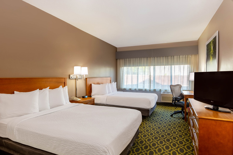 Days Inn & Suites by Wyndham Madison, Wisconsin Hotel Photos