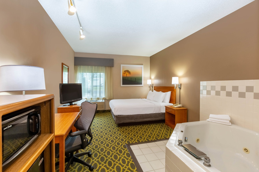 Madison WI Hotel | Days Inn & Suites Madison WI