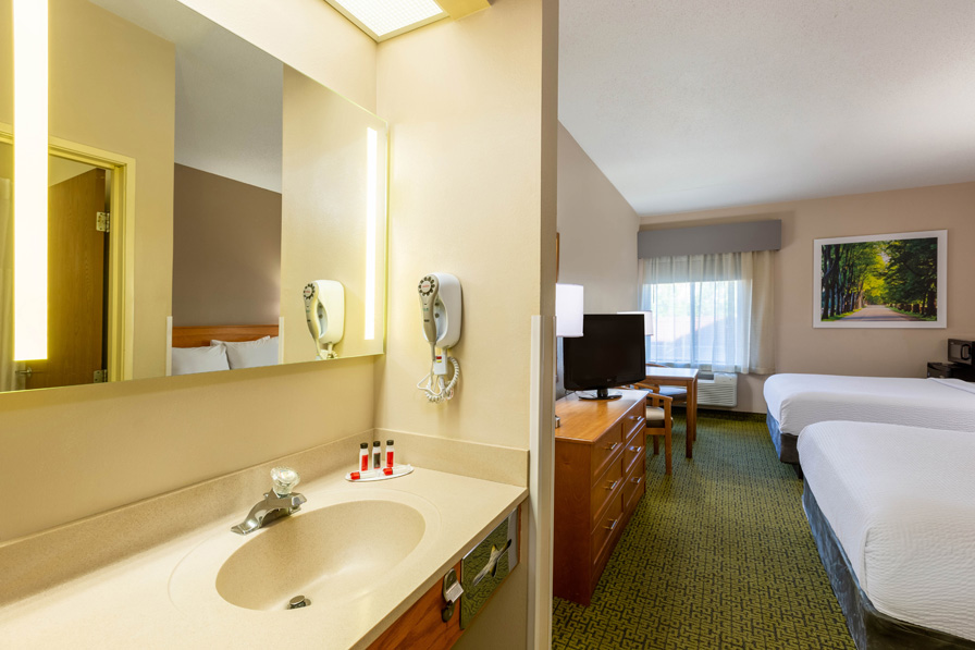 Days Inn & Suites by Wyndham Madison, Wisconsin Hotel Photos