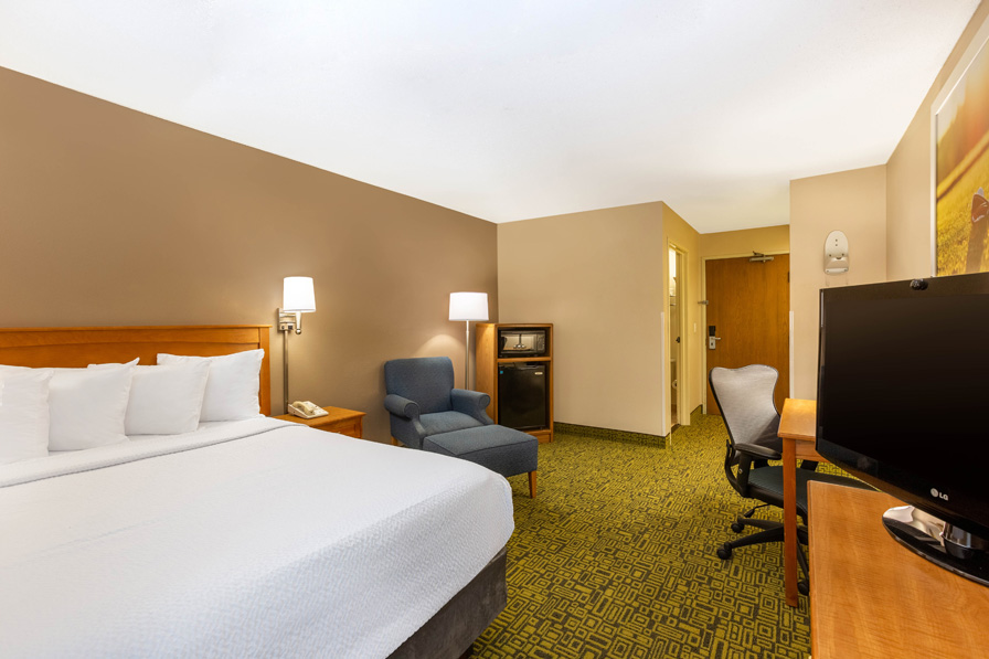 Days Inn & Suites by Wyndham Madison, Wisconsin Hotel Photos